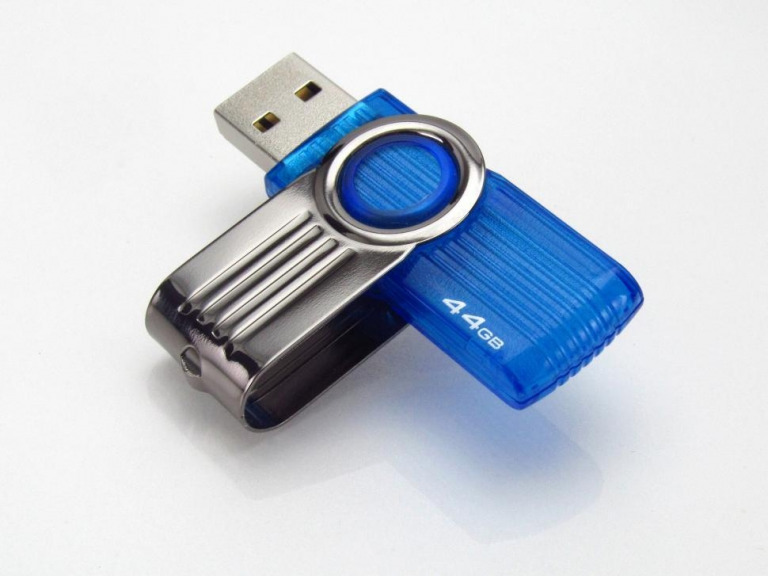 USB Drive Malware: How It Works and Prevention Tips